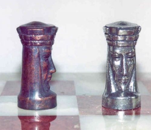 Faces V2 Unique Chess Set